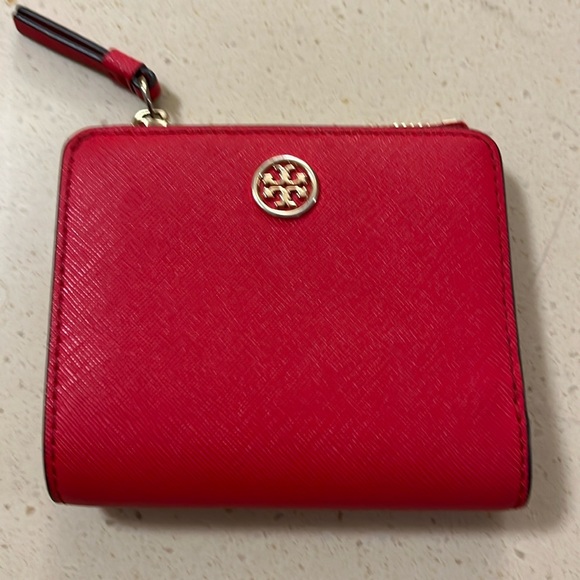 Tory Burch | Bags | Nwot Tory Burch Robinson Mini Wallet In Red | Poshmark